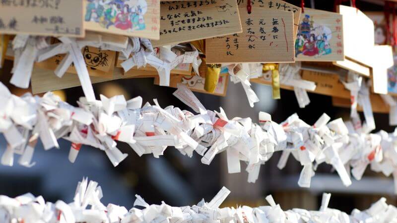 What is Omikuji? A Complete Guide to Japanese Fortune Slips – 日本のおみくじ
